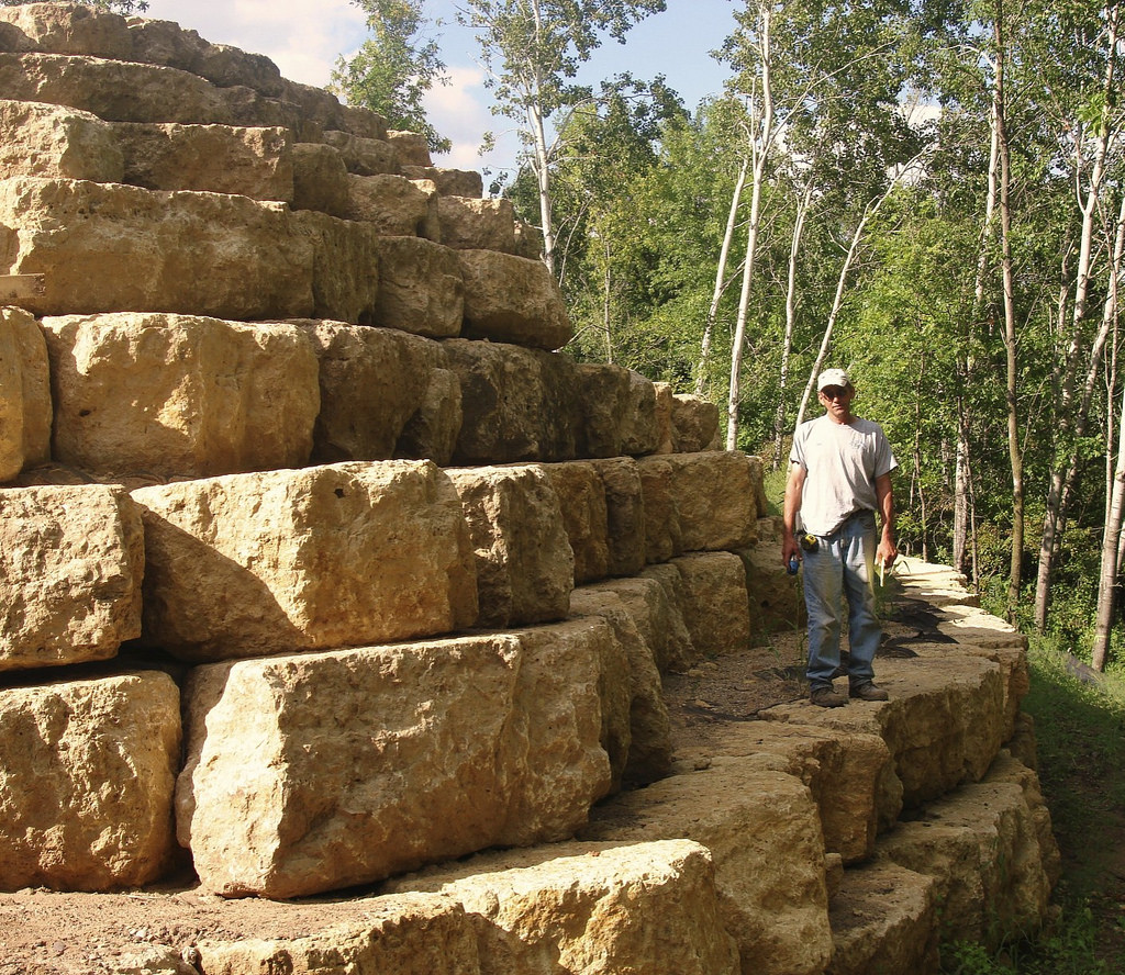 Commercial Boulder Retaining walls and Monuments Commercial Projects ...